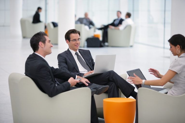 How to Ask the Right Questions During Sales Meetings